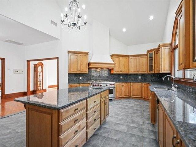 house with 4 bedroom, Dartmouth MA ES105292778