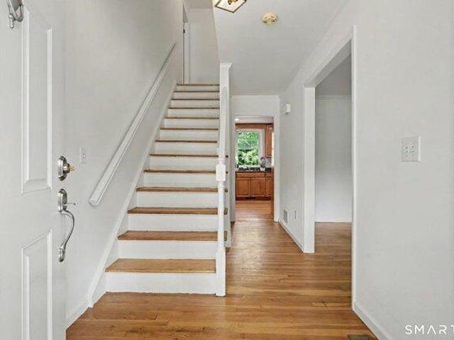 house with 4 bedroom, Darien CT ES104237077
