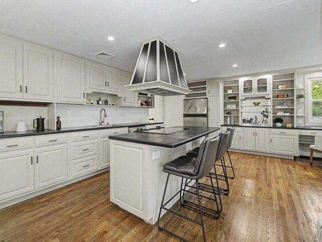 house with 4 bedroom, Dedham MA DLS102531901