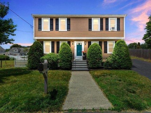 house with 4 bedroom, Dedham MA DS104374845