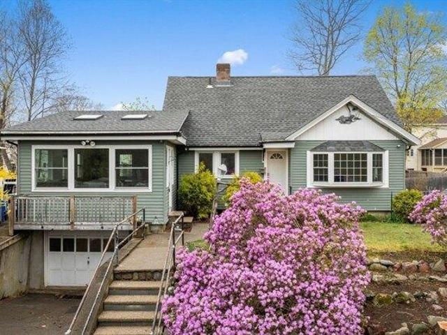 house with 4 bedroom, Dedham MA ES103251252