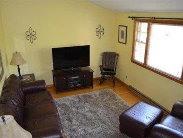 house with 4 bedroom, Dedham MA ES104409484