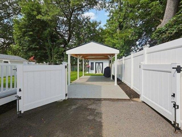 house with 4 bedroom, Dedham MA ES104653792