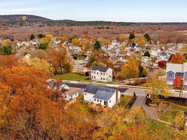 house with 4 bedroom, Dedham MA ES104330957
