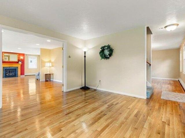 house with 4 bedroom, Dedham MA ES104374845