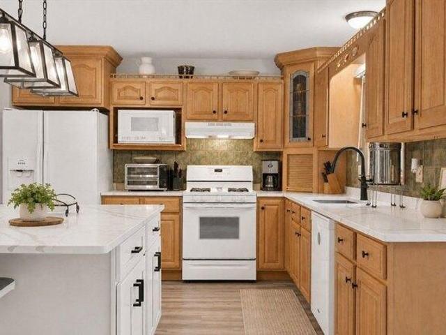 house with 4 bedroom, Dedham MA ES105158263