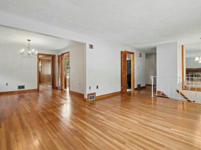 house with 4 bedroom, Dedham MA ES105204026