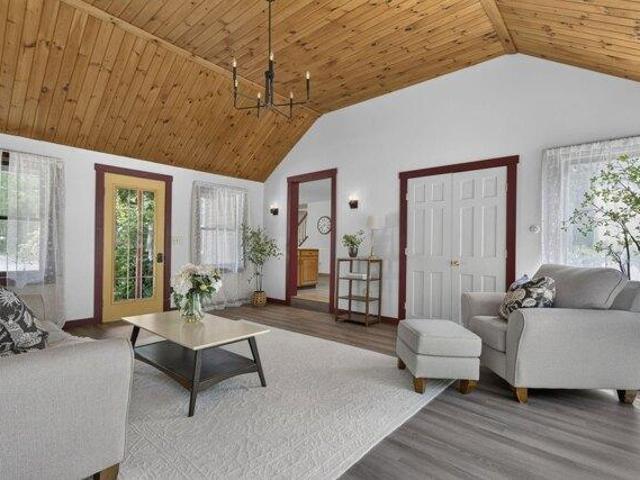 house with 4 bedroom, Deerfield NH DS104153699