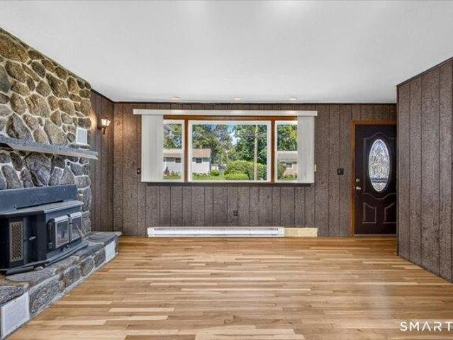 house with 4 bedroom, Derby CT DS104377142