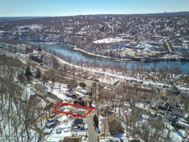 house with 4 bedroom, Derby CT DS88014200