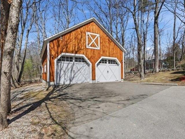 house with 4 bedroom, Derry NH DLS102411275