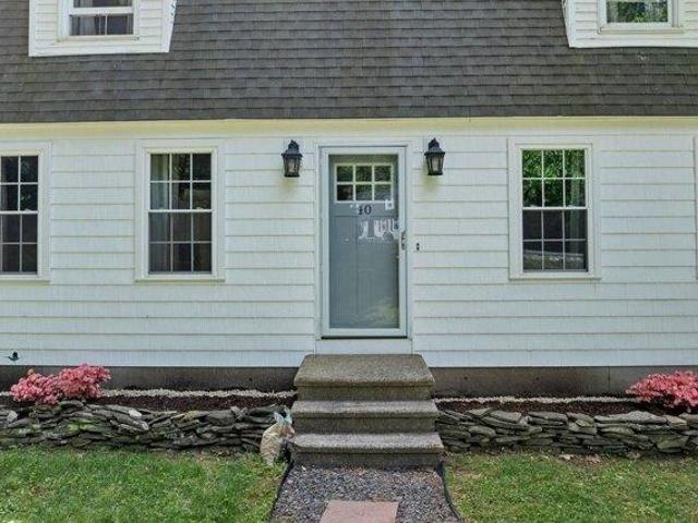 house with 4 bedroom, Derry NH DLS103036567