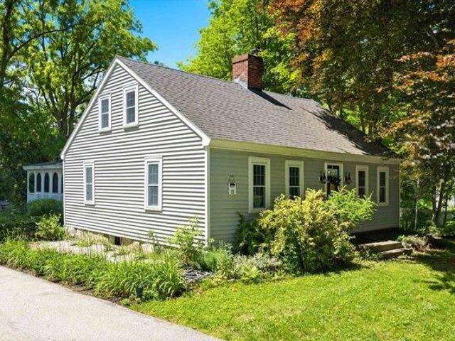 house with 4 bedroom, Derry NH DS104332165