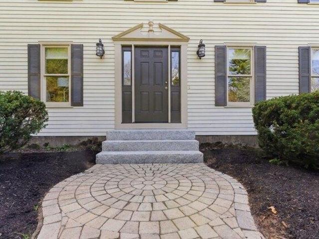 house with 4 bedroom, Derry NH ES104263889
