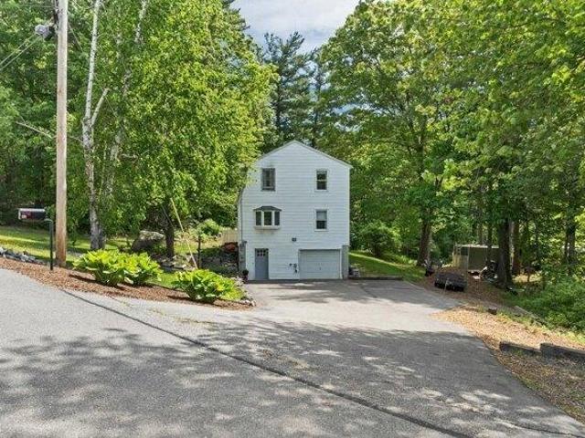 house with 4 bedroom, Derry NH ES104832452