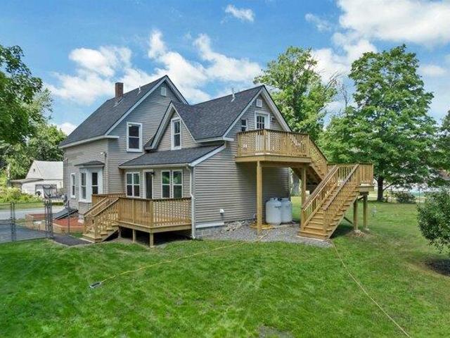 house with 4 bedroom, Derry NH ES105123321