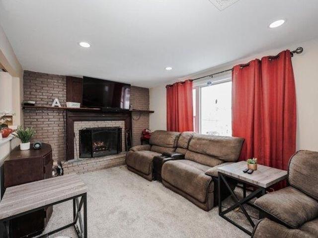 house with 4 bedroom, Derry NH ES105231712