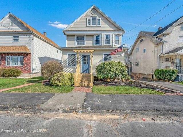 house with 4 bedroom, Dickson City PA ES103602431