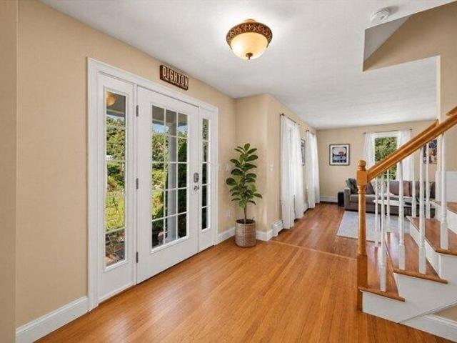 house with 4 bedroom, Dighton MA ES104441731