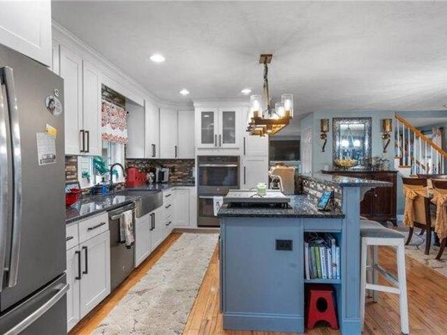 house with 4 bedroom, Dighton MA ES105106958