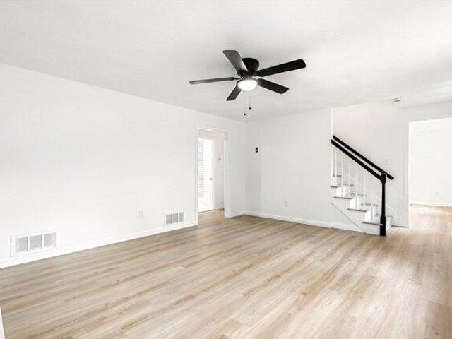 house with 4 bedroom, Dighton MA ES105206313