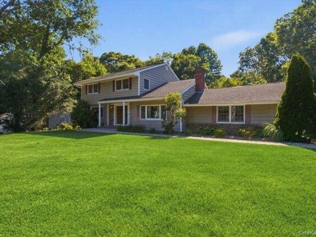 house with 4 bedroom, Dix Hills NY ES105287934