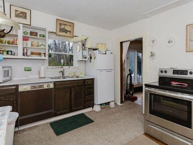 house with 4 bedroom, Dixfield ME ES103036227