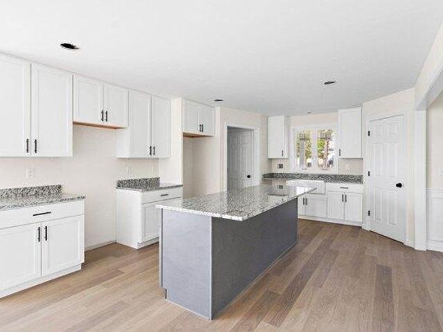 house with 4 bedroom, Douglas MA DS103222716