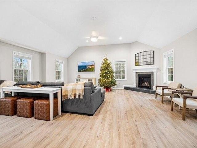 house with 4 bedroom, Douglas MA ES104044887