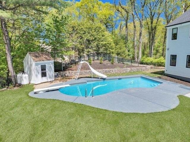 house with 4 bedroom, Dover MA DLS102725199
