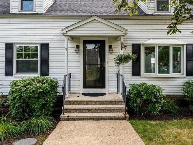 house with 4 bedroom, Dover NH ES104266084