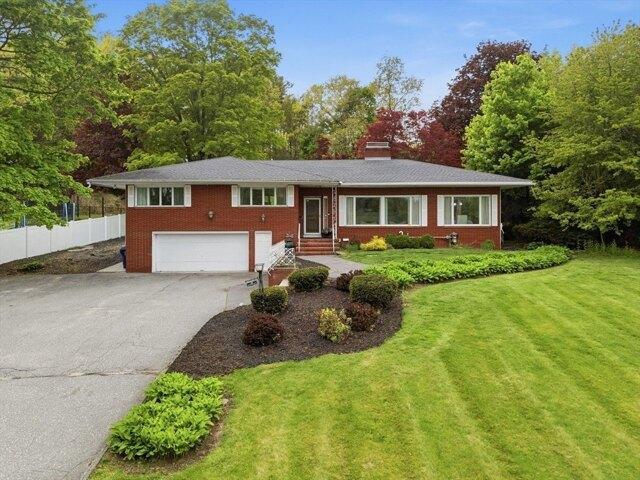 house with 4 bedroom, Dracut MA DLS102859715