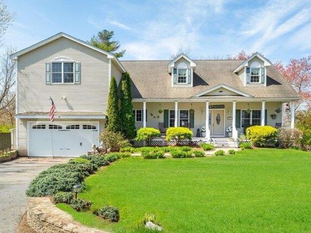 house with 4 bedroom, Dracut MA DS102214361