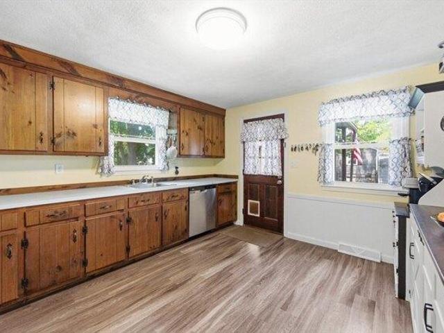 house with 4 bedroom, Dracut MA DS103020067