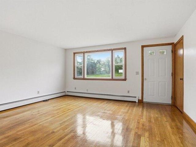 house with 4 bedroom, Dracut MA DS103034711