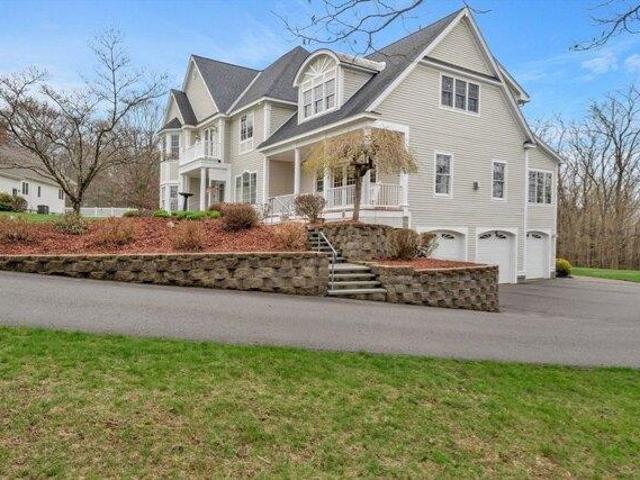 house with 4 bedroom, Dracut MA ES103851307