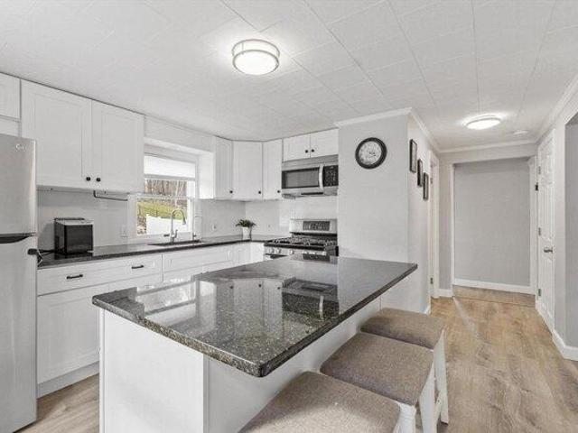 house with 4 bedroom, Dracut MA ES103019443