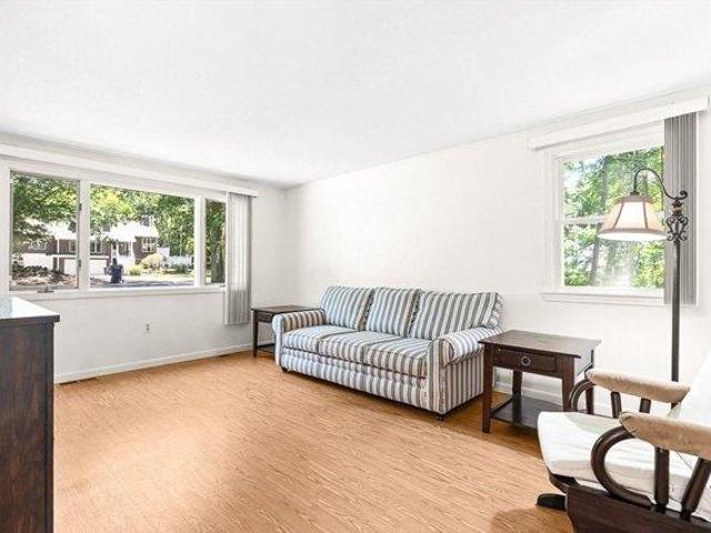 house with 4 bedroom, Dracut MA ES103248799