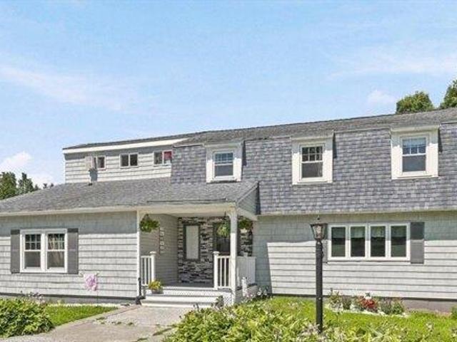 house with 4 bedroom, Dracut MA ES104900007