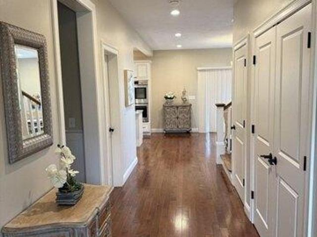 house with 4 bedroom, Dracut MA ES105040879
