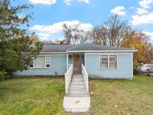 house with 4 bedroom, Dracut MA ES105061179