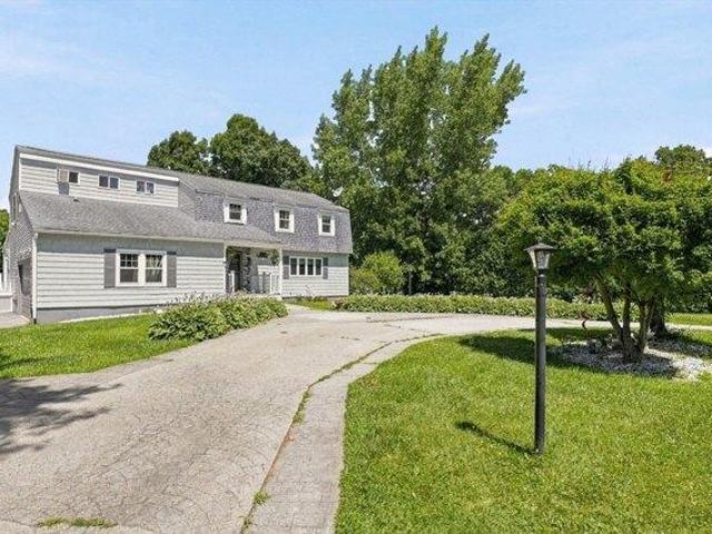 house with 4 bedroom, Dracut MA ES105094054