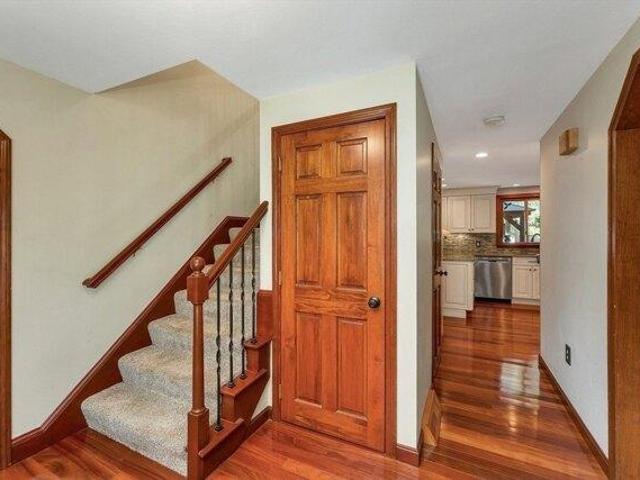 house with 4 bedroom, Dracut MA ES105171919