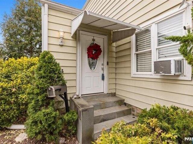 house with 4 bedroom, Dumont NJ DLS102316027
