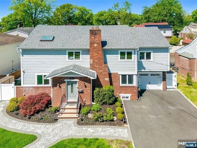 house with 4 bedroom, Dumont NJ ES102824259