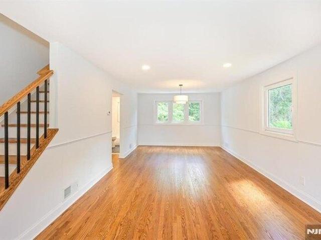 house with 4 bedroom, Dumont NJ ES104440646