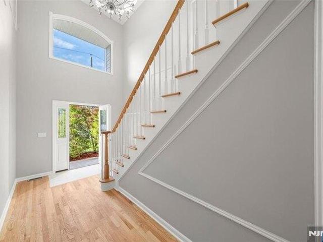 house with 4 bedroom, Dumont NJ ES105122943