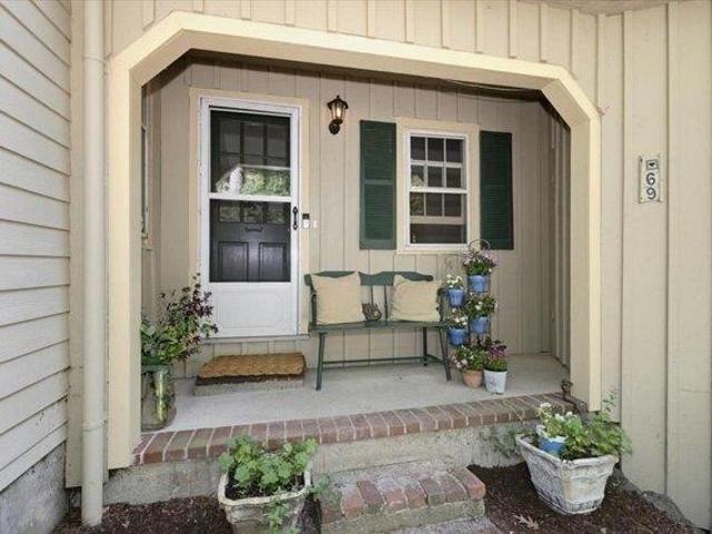 house with 4 bedroom, Dunstable MA ES104851815