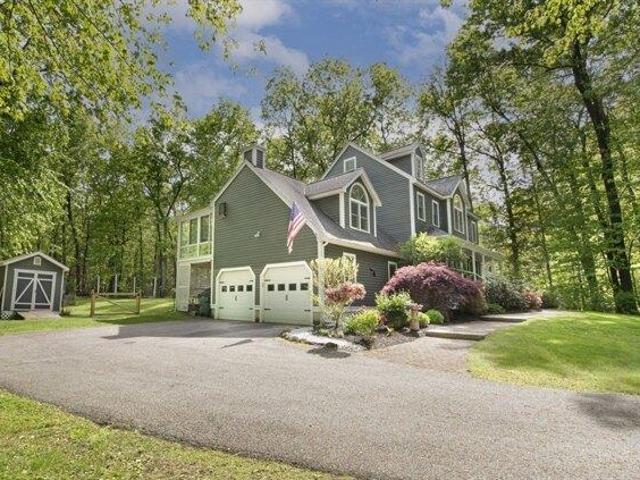 house with 4 bedroom, Dunstable MA ES104261909