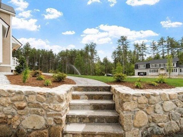 house with 4 bedroom, Dunstable MA ES105318022